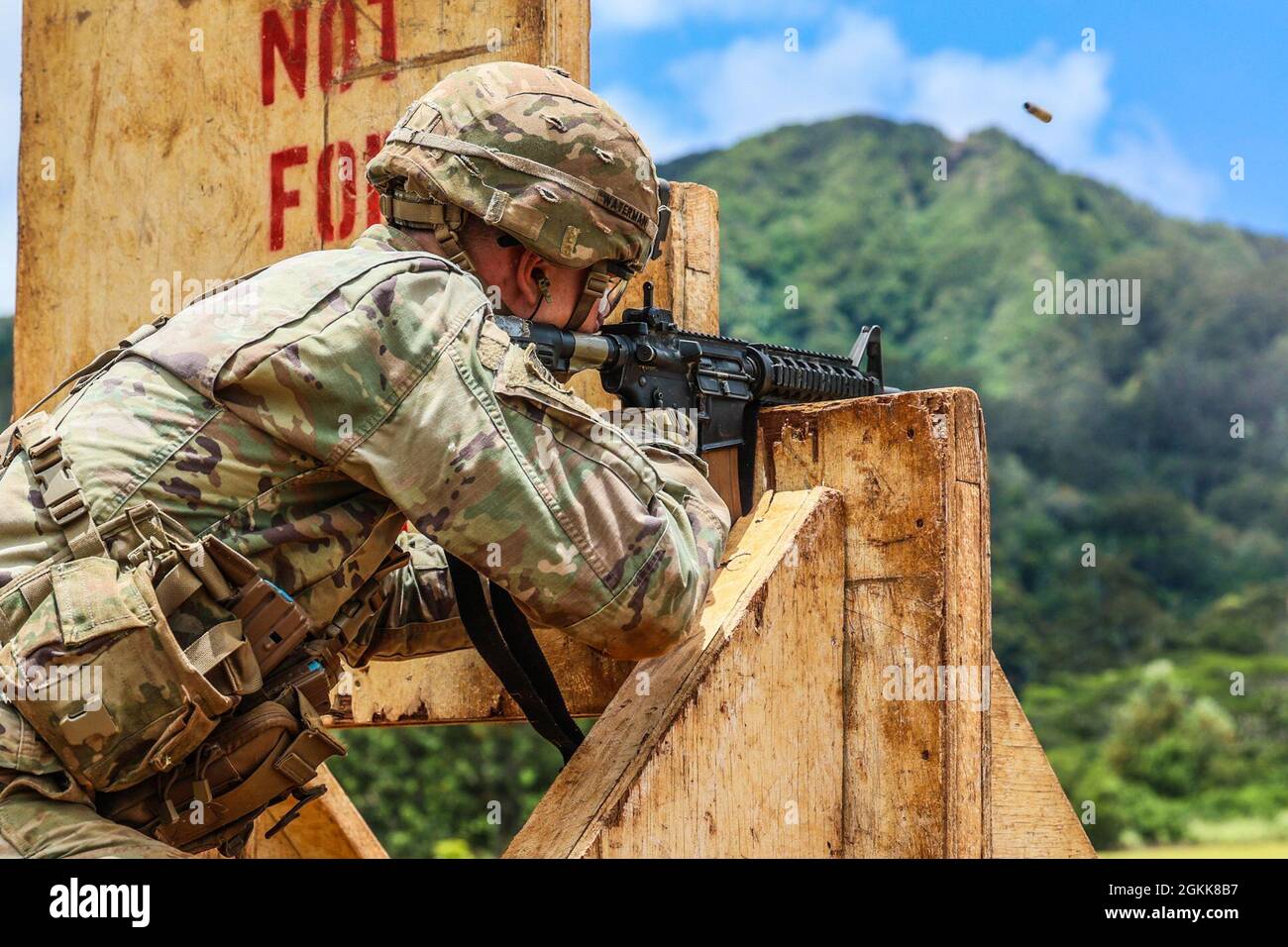 Schofield Barracks, HI — Soldiers assigned to 25th Infantry Division ...