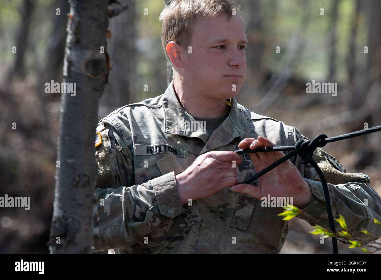 Sgt. James Mercer Hutton ties a necessary knot to set up a one-rope ...