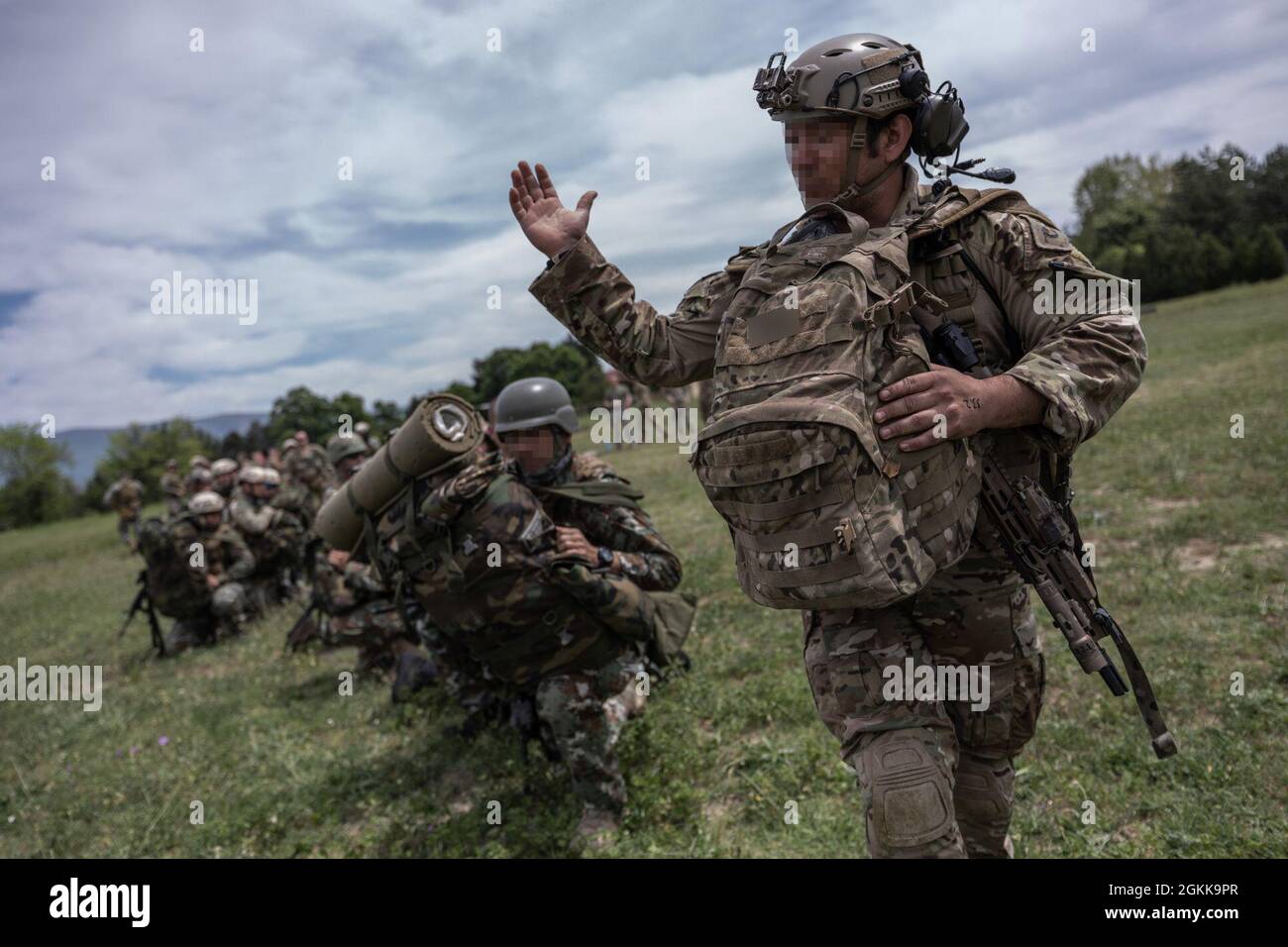 A U.S. Army Special Forces soldier assigned to 10th Special Forces ...