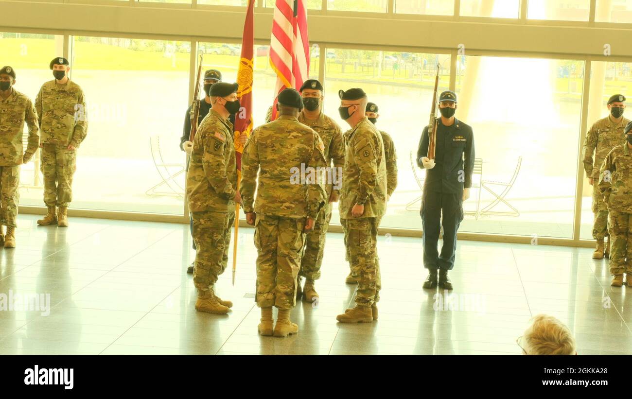 Incoming 842nd Transportation Bn. commander Lt. Col. Tyler Olsen ...