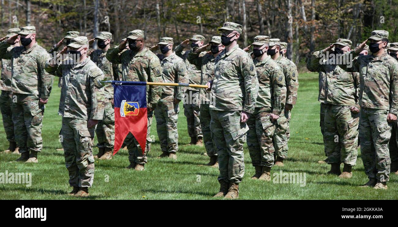 U.S. Army Soldiers of Headquarters Company, 86th Infantry Brigade ...