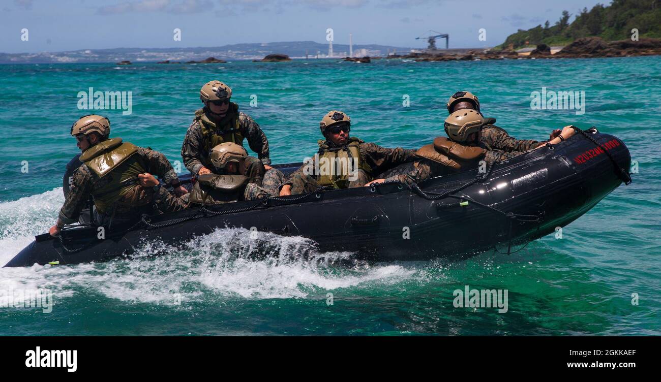 U.S. Marines with India Company, Battalion Landing Team, 3rd Battalion ...