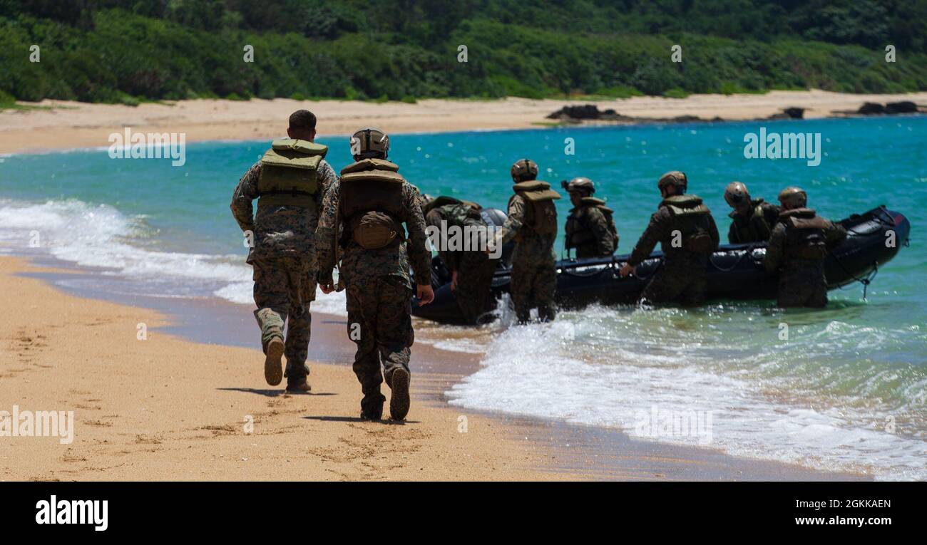 U.S. Marines with India Company, Battalion Landing Team, 3rd Battalion ...