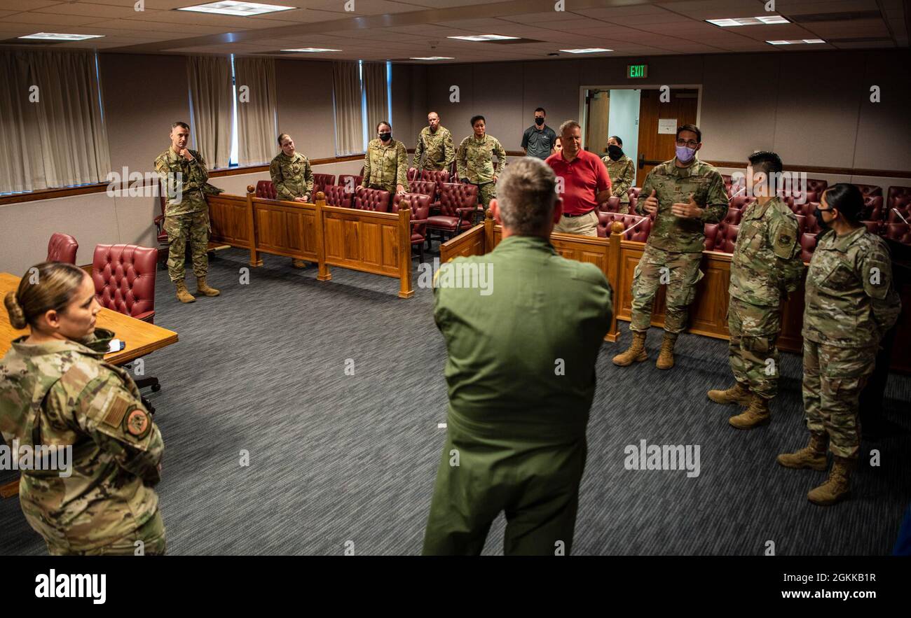 From left right staff sgt hi-res stock photography and images - Alamy