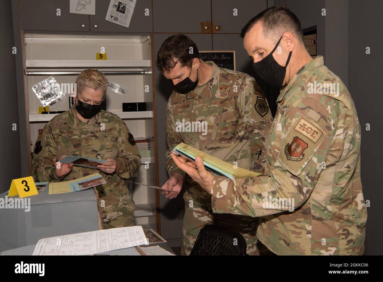 U.S. Air Force Col. David Epperson, 52nd Fighter Wing commander (center ...