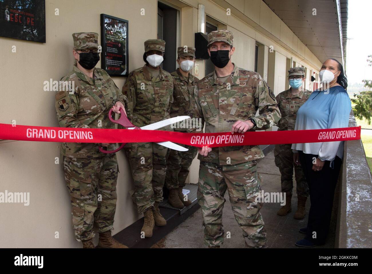 U.S. Air Force Col. David Epperson, 52nd Fighter Wing commander (center ...