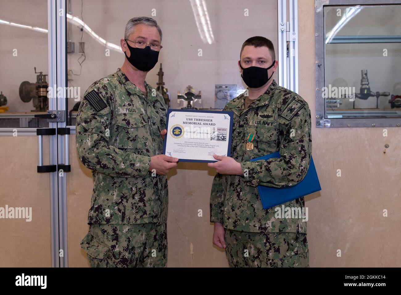 Uss thresher hi-res stock photography and images - Alamy
