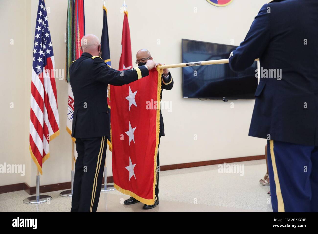 U.S. Army Reserve Lt. Gen. A.C. Roper and Lt. Gen. (Ret.) Charles D ...