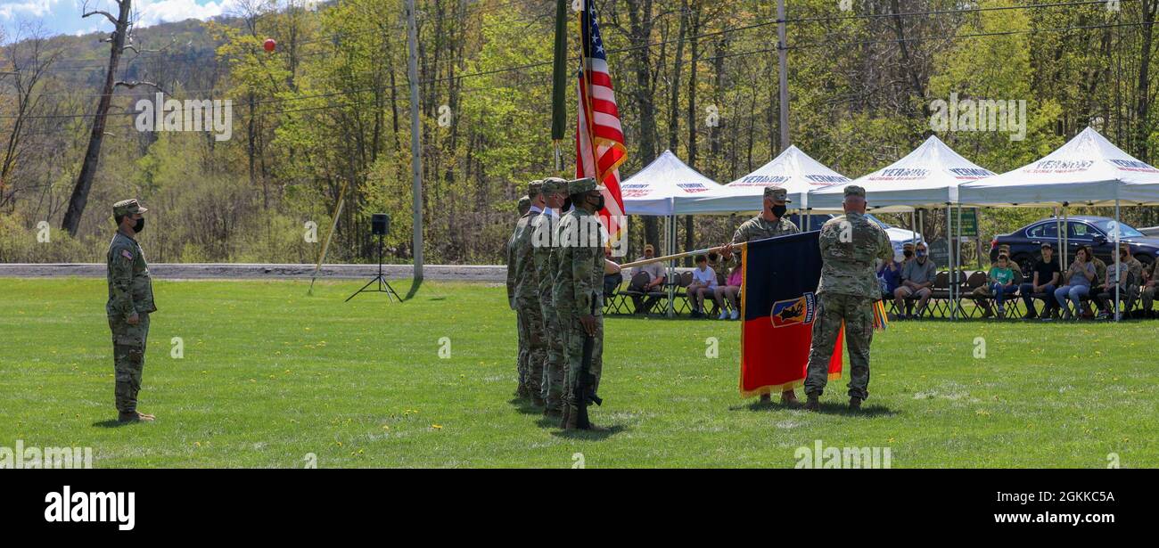 U.S. Army Soldiers of Headquarters Company, 86th Infantry Brigade ...