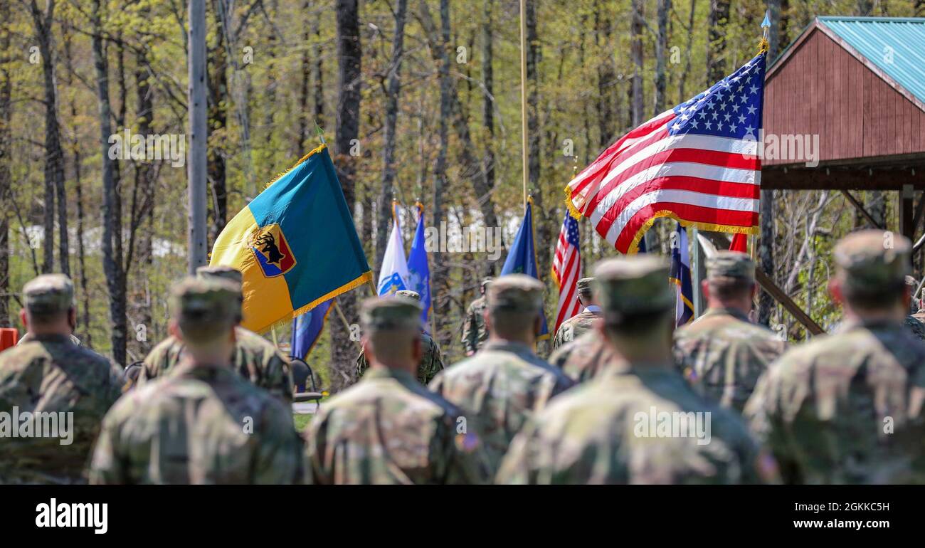 U.S. Army Soldiers of Headquarters Company, 86th Infantry Brigade ...