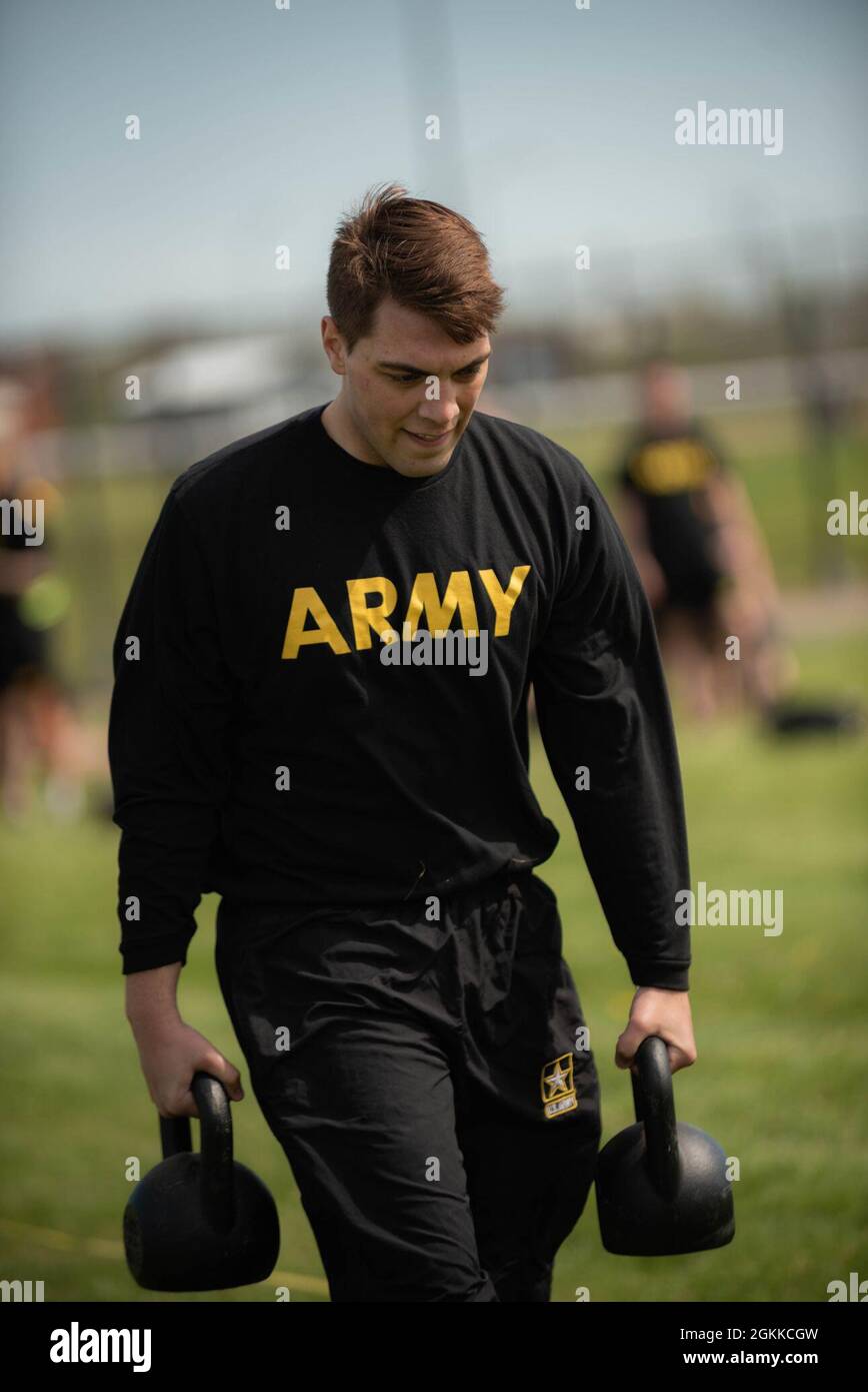 New York Army National Guard Soldiers assigned to the 2nd Squadron ...