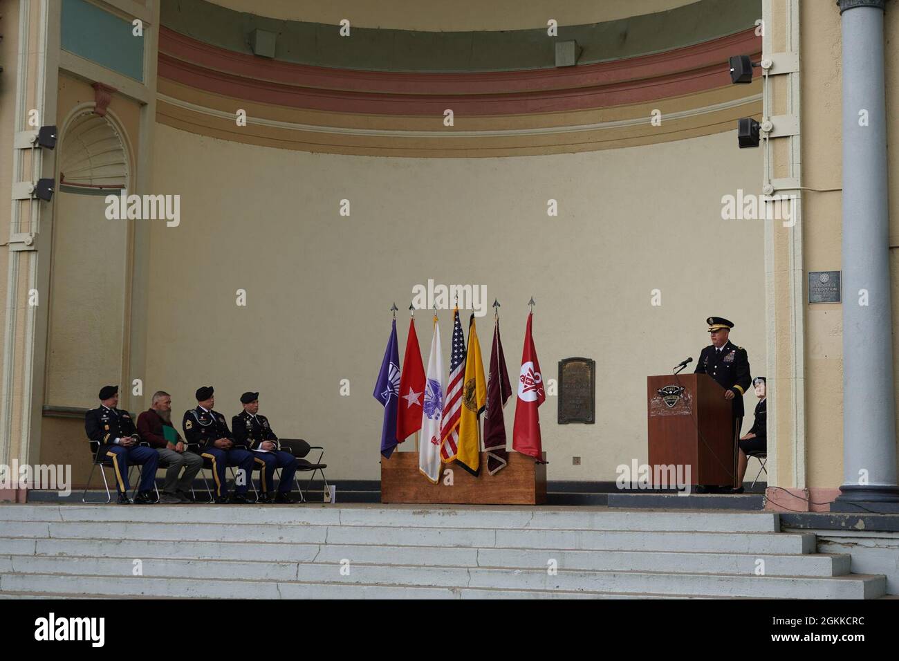 Maj. Gen. Darrell Guthrie, right, commander of the 88th Readiness ...