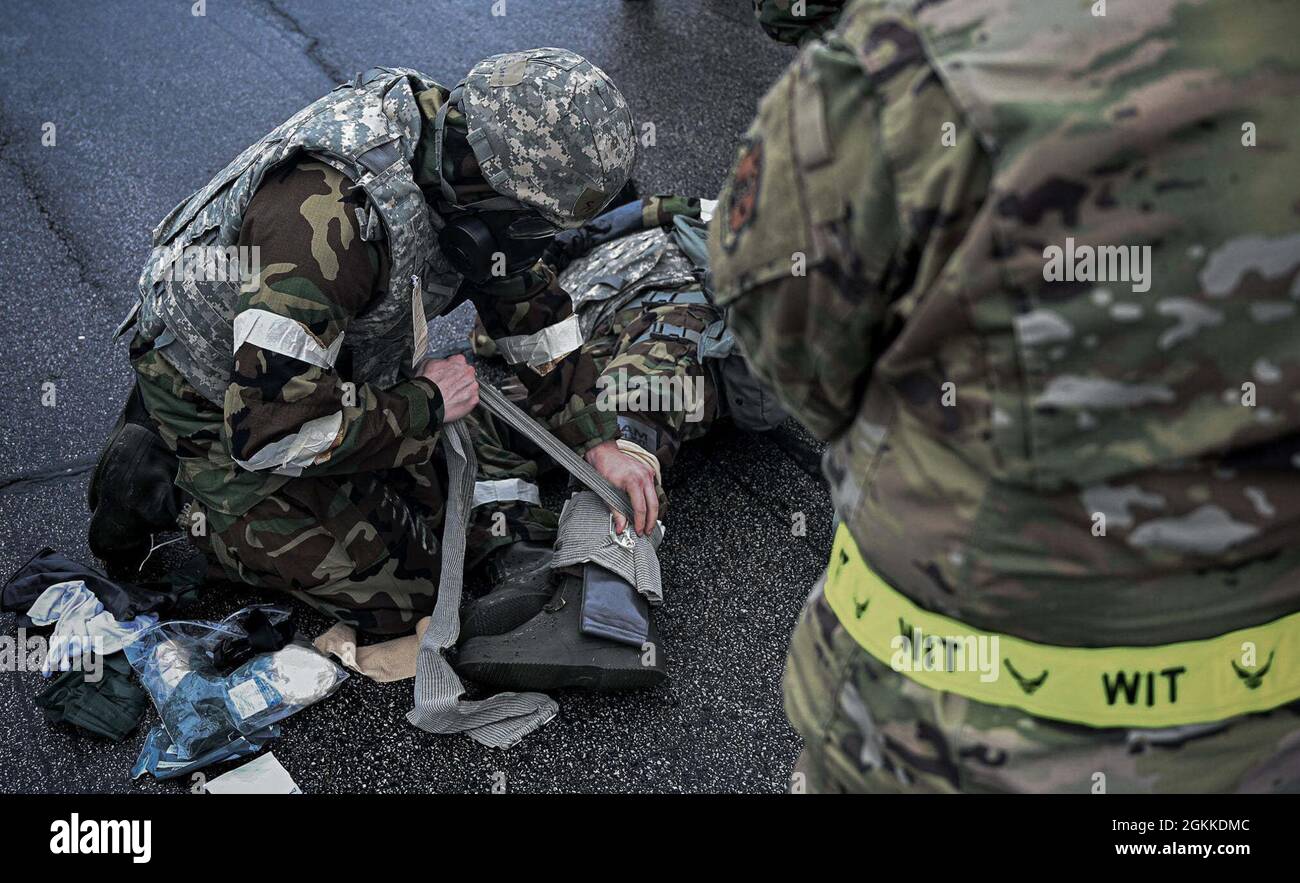 Medical readiness inspection hi-res stock photography and images - Alamy