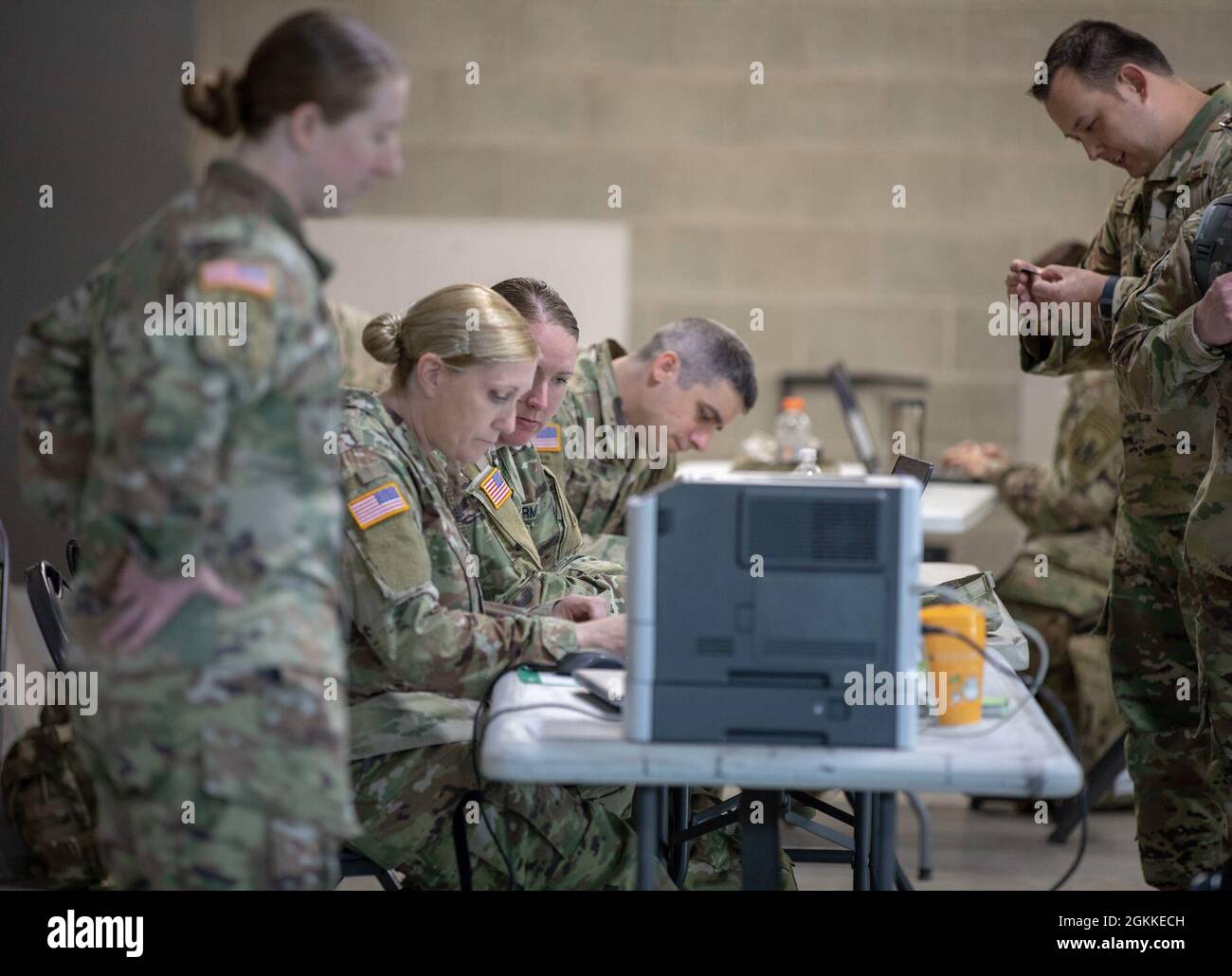 U.S. Army Soldiers of Headquarters Company, 86th Infantry Brigade ...