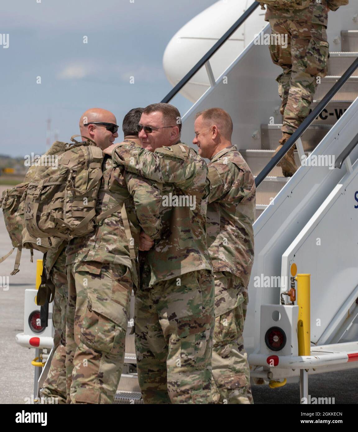 U.S. Army Soldiers of Headquarters Company, 86th Infantry Brigade ...