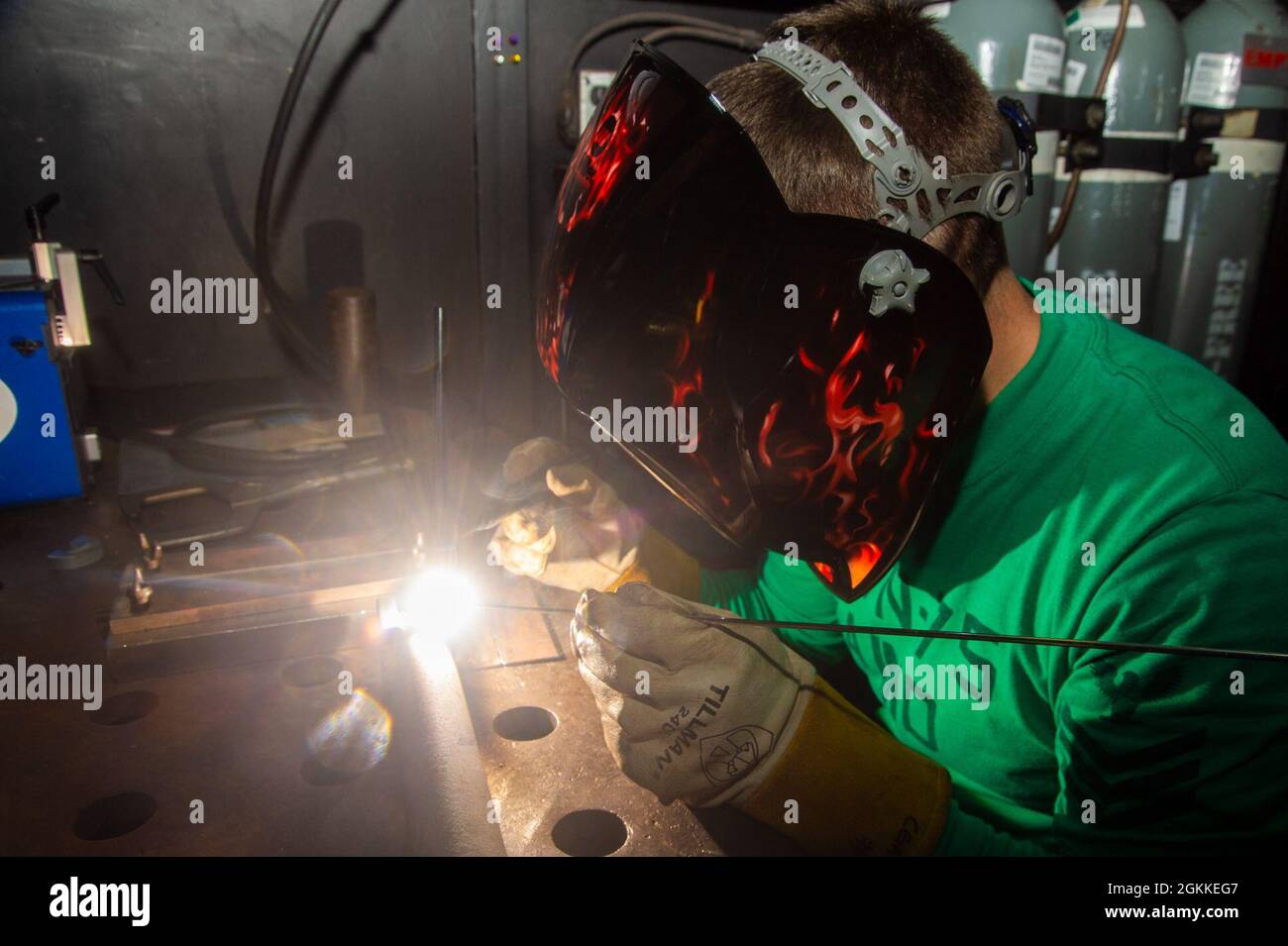 210813-N-DH793-1077 ATLANTIC OCEAN (Aug. 13, 2021) Aviation Structural ...