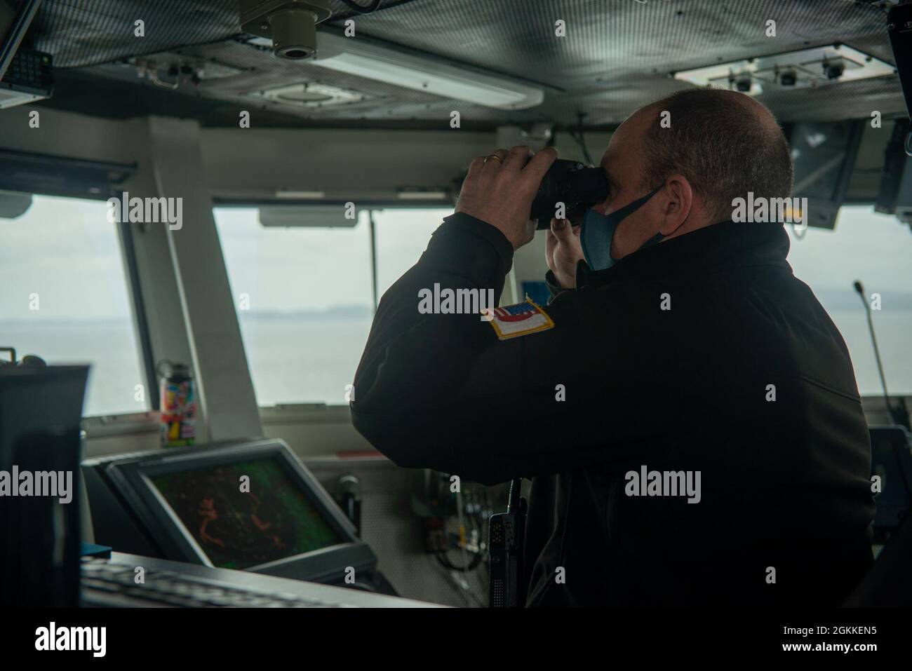 210516-N-LI114-1015 TOKYO BAY, Japan (May 16, 2021) Cmdr. William ...