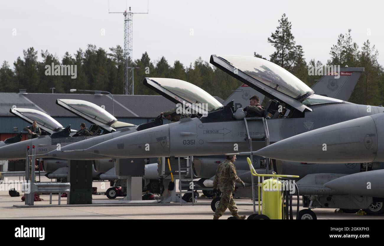 U.S. Air Force F-16 Fighting Falcon aircraft and Airmen assigned to the ...