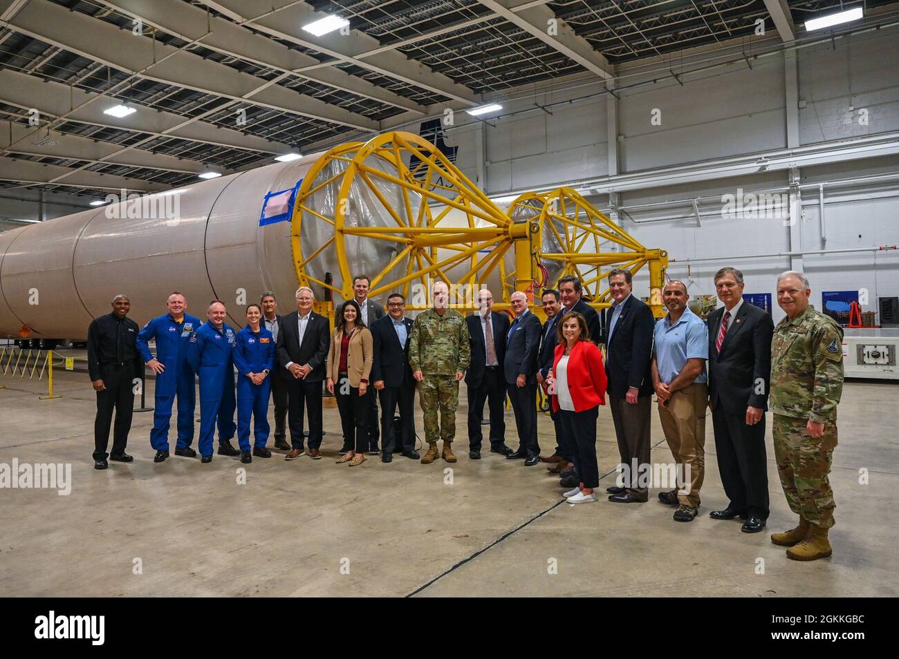 Nasa launch operations center hi-res stock photography and images - Alamy