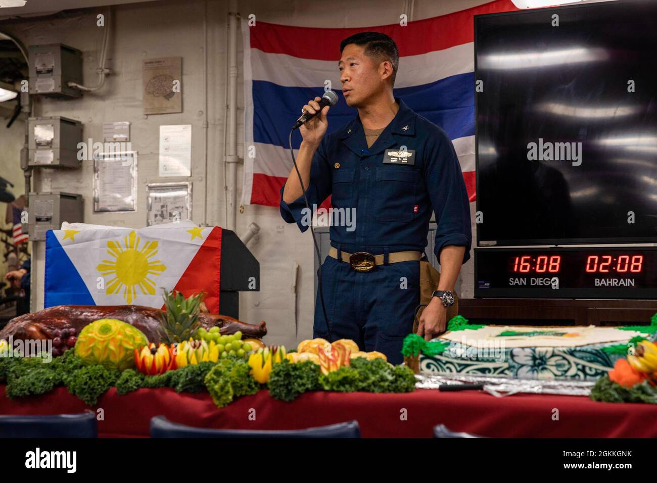 210517-N-GA608-1039 PACIFIC OCEAN (May 17, 2021) – U.S. Navy Capt ...