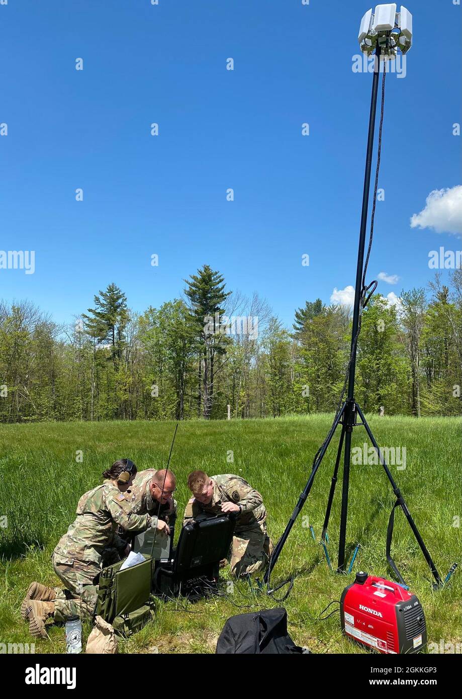 U.S. Army National Guard Sgt. Lily Eastman and Spc. Colby Johnson ...