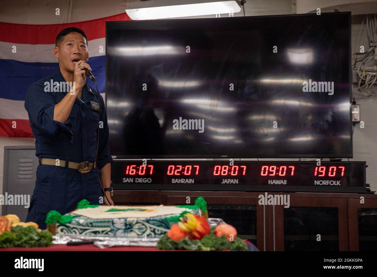 210517-N-GA608-1023 PACIFIC OCEAN (May 17, 2021) – U.S. Navy Capt ...