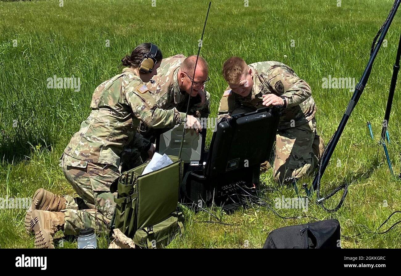 U.S. Army National Guard Sgt. Lily Eastman and Spc. Colby Johnson ...