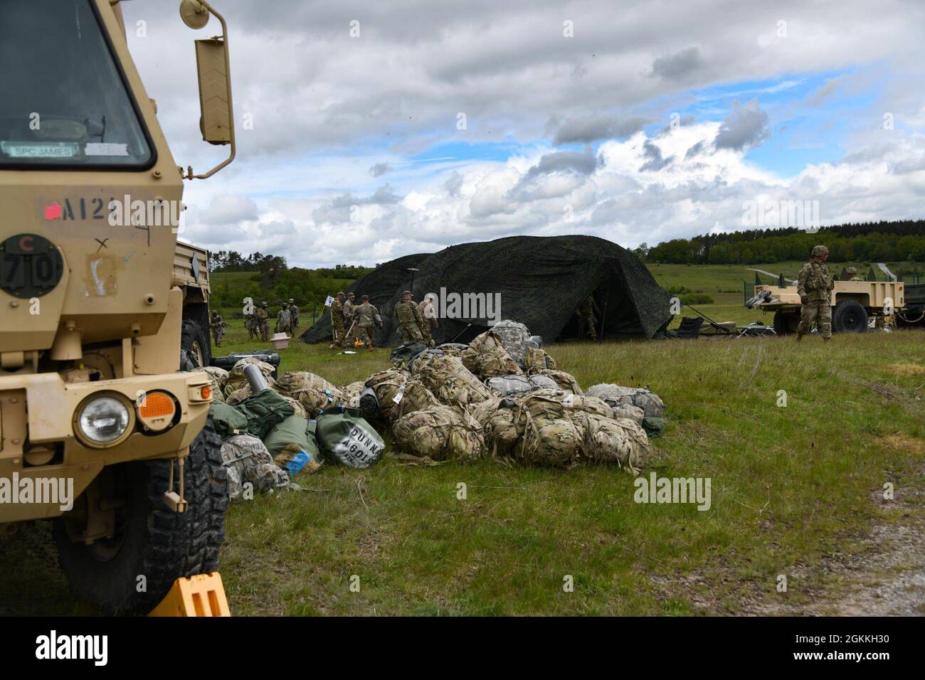 U.S. Soldiers with 601st Aviation Support Battalion, 1st Combat ...