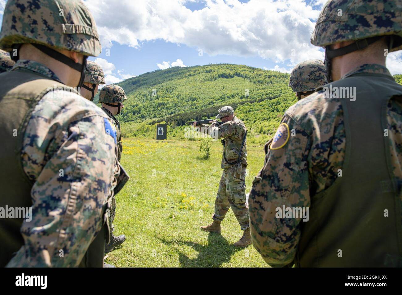 Mossberg 500 hi-res stock photography and images - Alamy