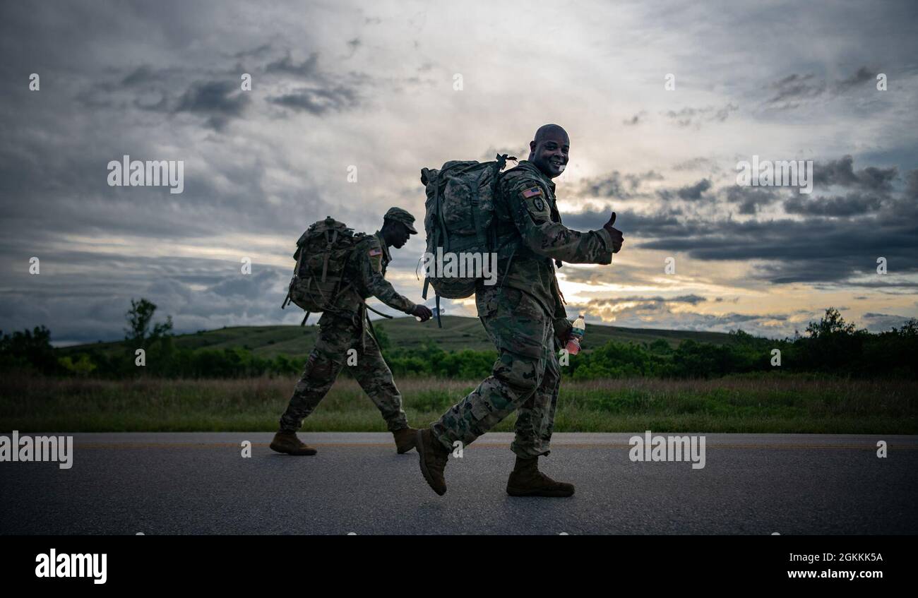 Soldiers assigned to the 75th Field Artillery Brigade, ‘The Diamond ...