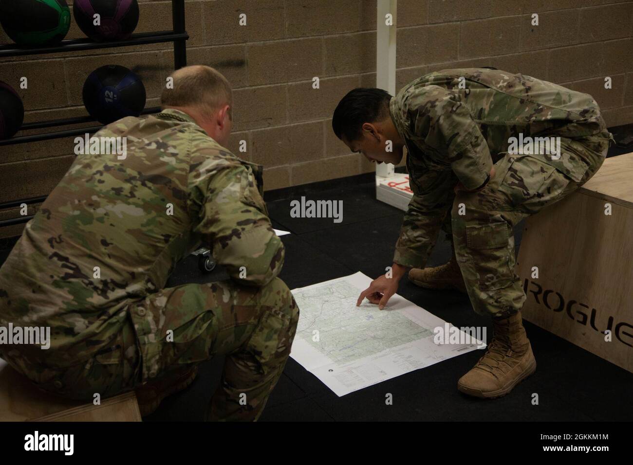 JOINT BASE LEWIS-MCCHORD, Wash. – A Special Forces communications ...