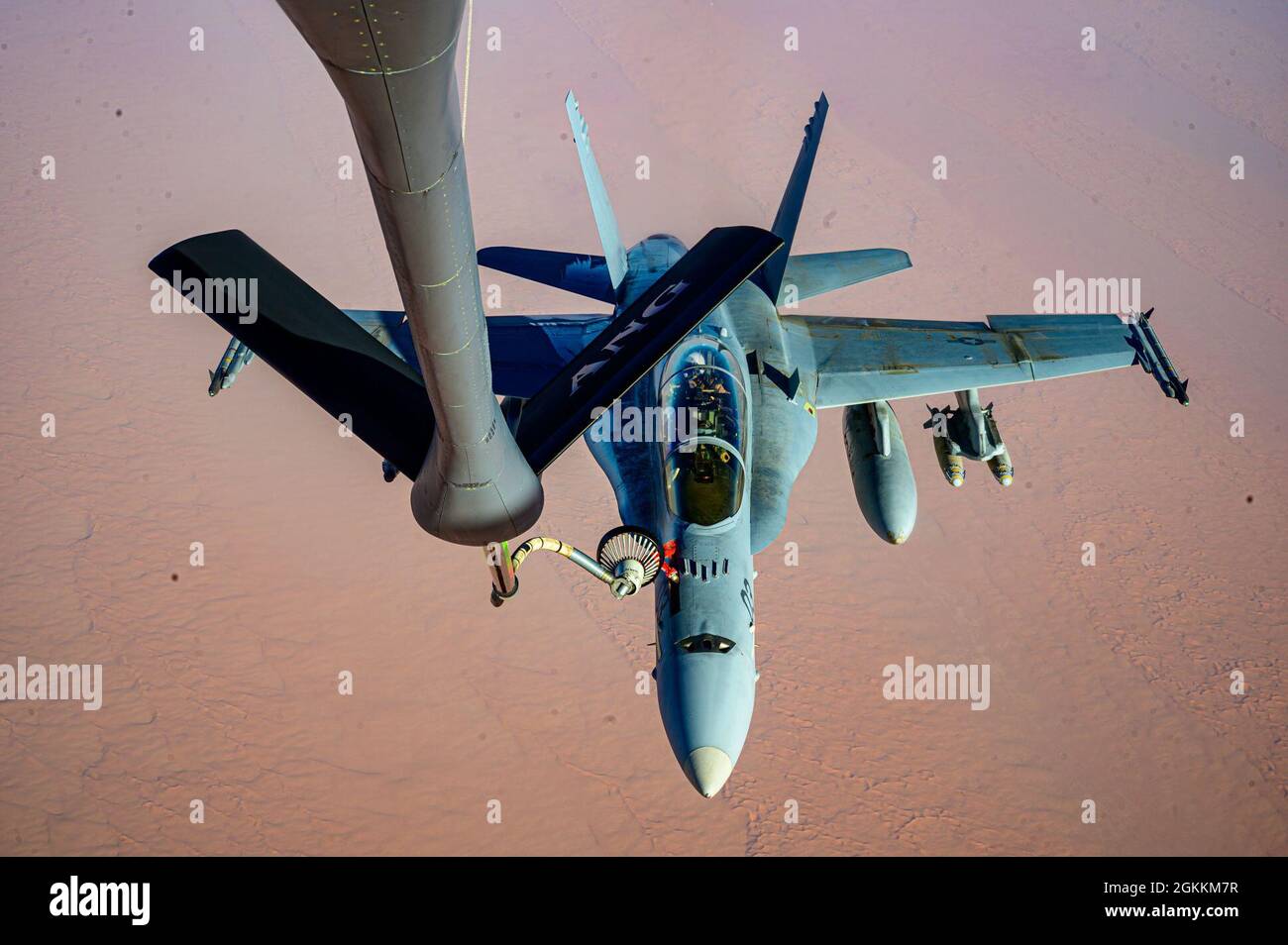 350th expeditionary aerial refueling squadron hi-res stock photography ...