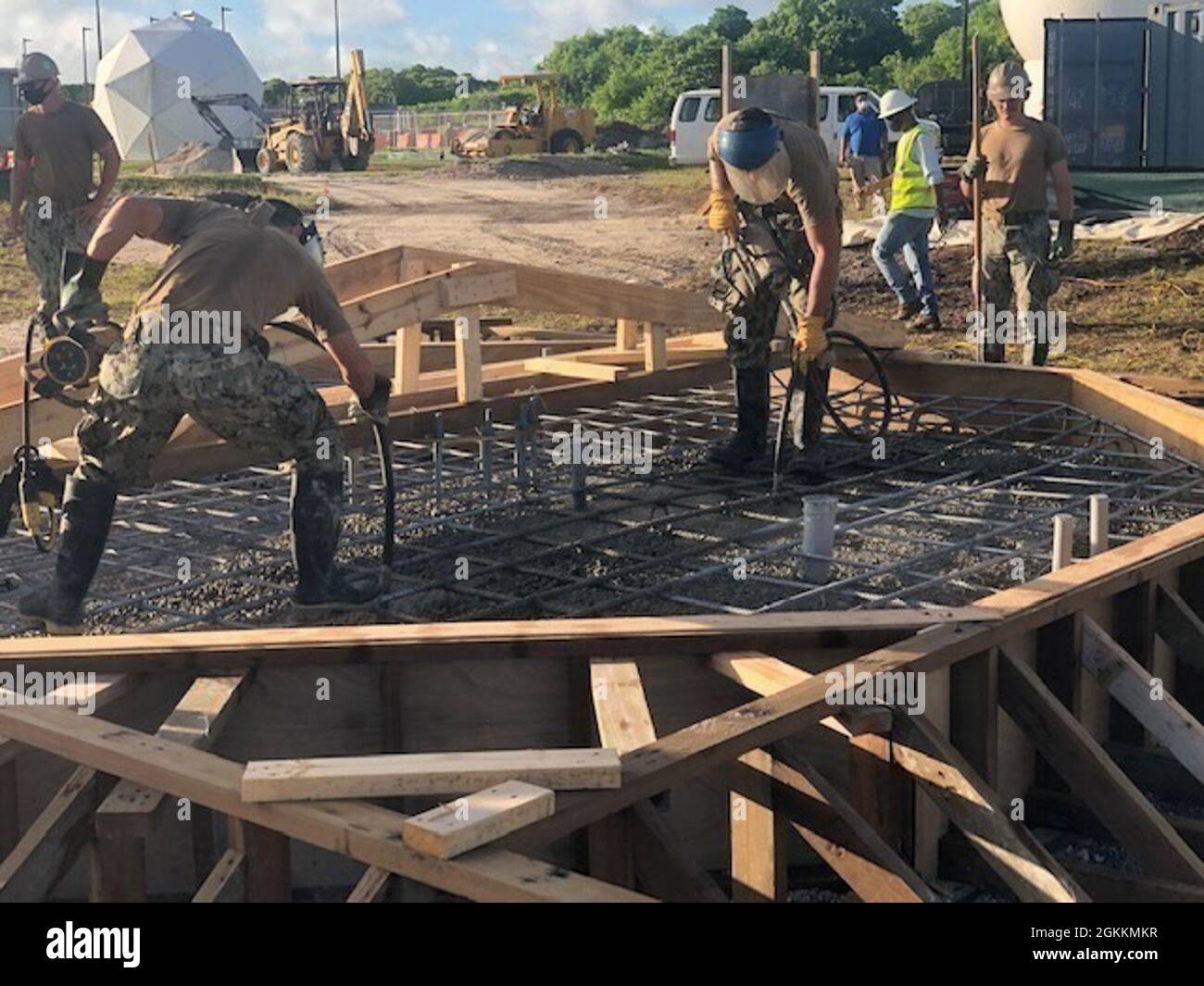 Aggregate placement hi-res stock photography and images - Alamy