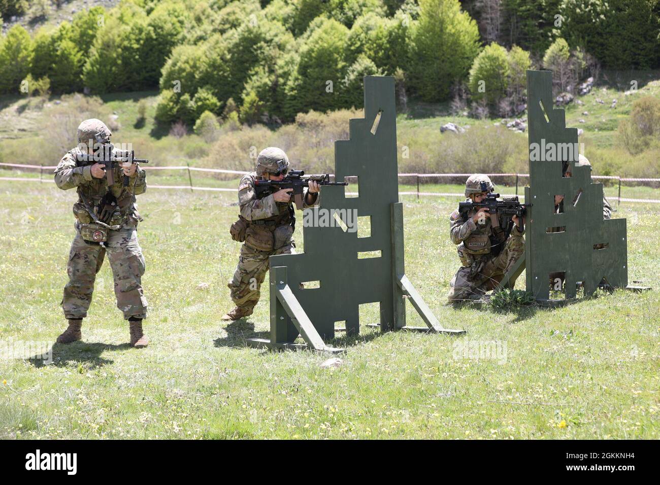 U.S. Army Soldiers from the 53rd Infantry Brigade Combat Team, Florida ...
