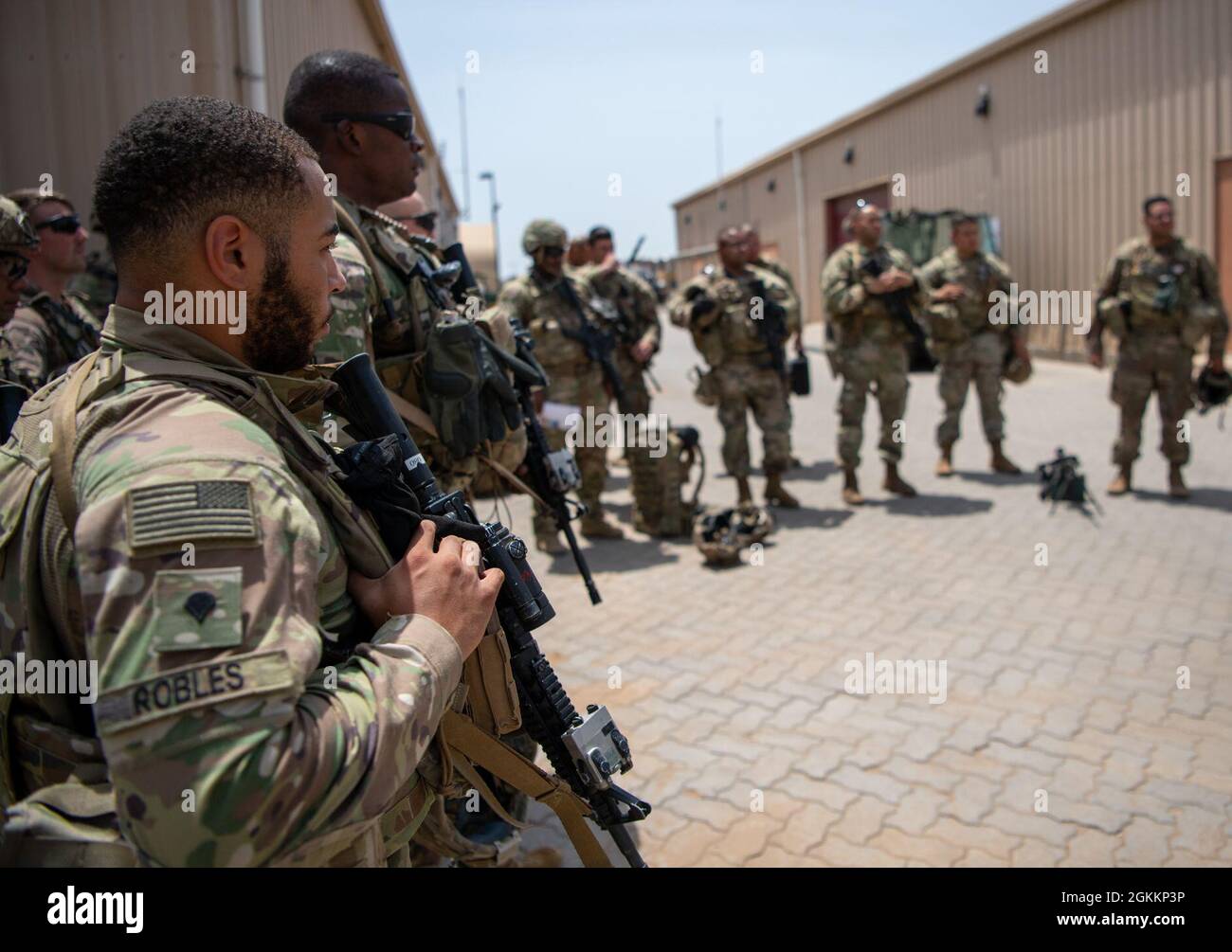 U.S. Army Soldiers from 3rd Platoon, Apache Company, 1-102 Infantry ...