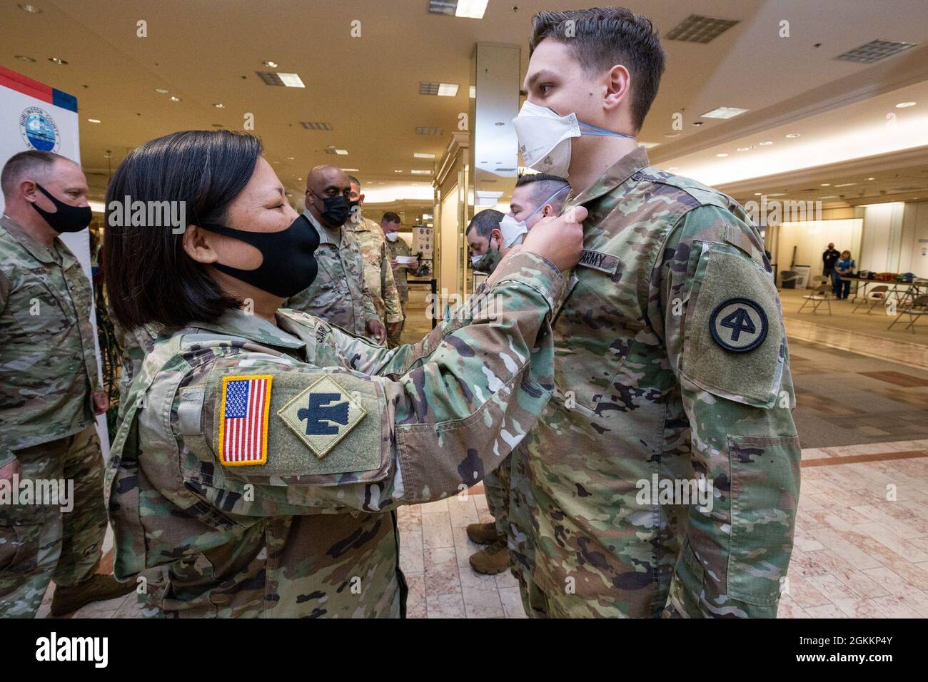 Assistin hi-res stock photography and images - Alamy