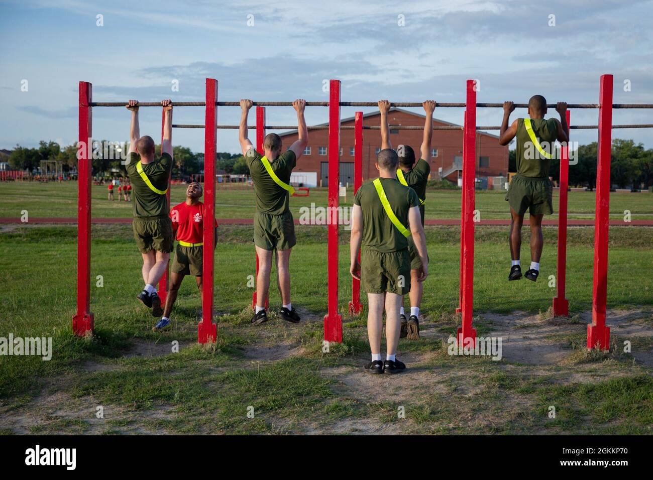 Recruits with Charlie Company, 1st Recruit Training Battalion, executed ...