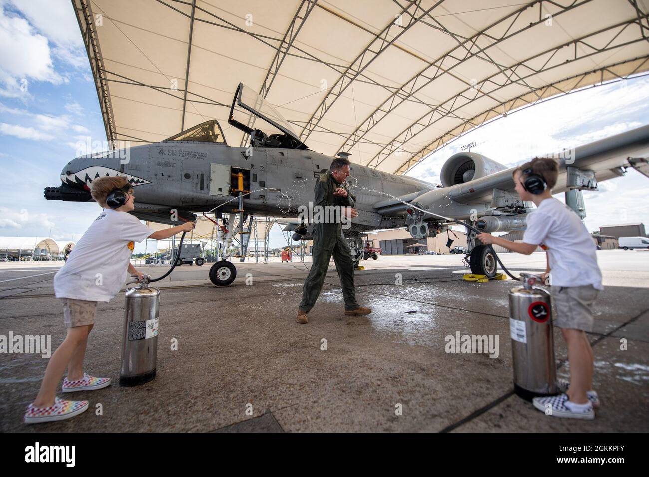 Fini flight hi-res stock photography and images - Alamy