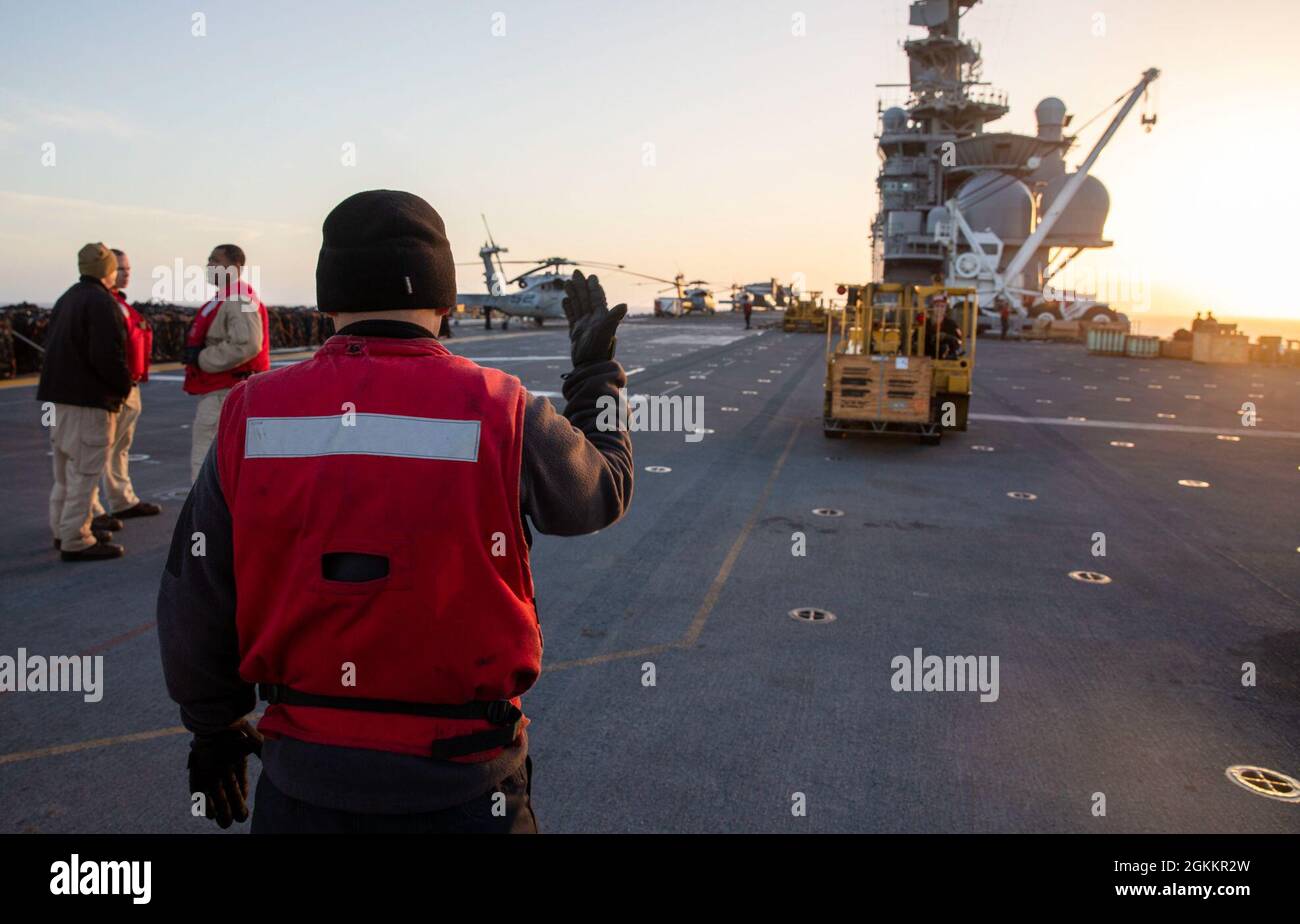PACIFIC OCEAN (May 19, 2021) – U.S. Navy Aviation Ordnanceman 2nd Class ...