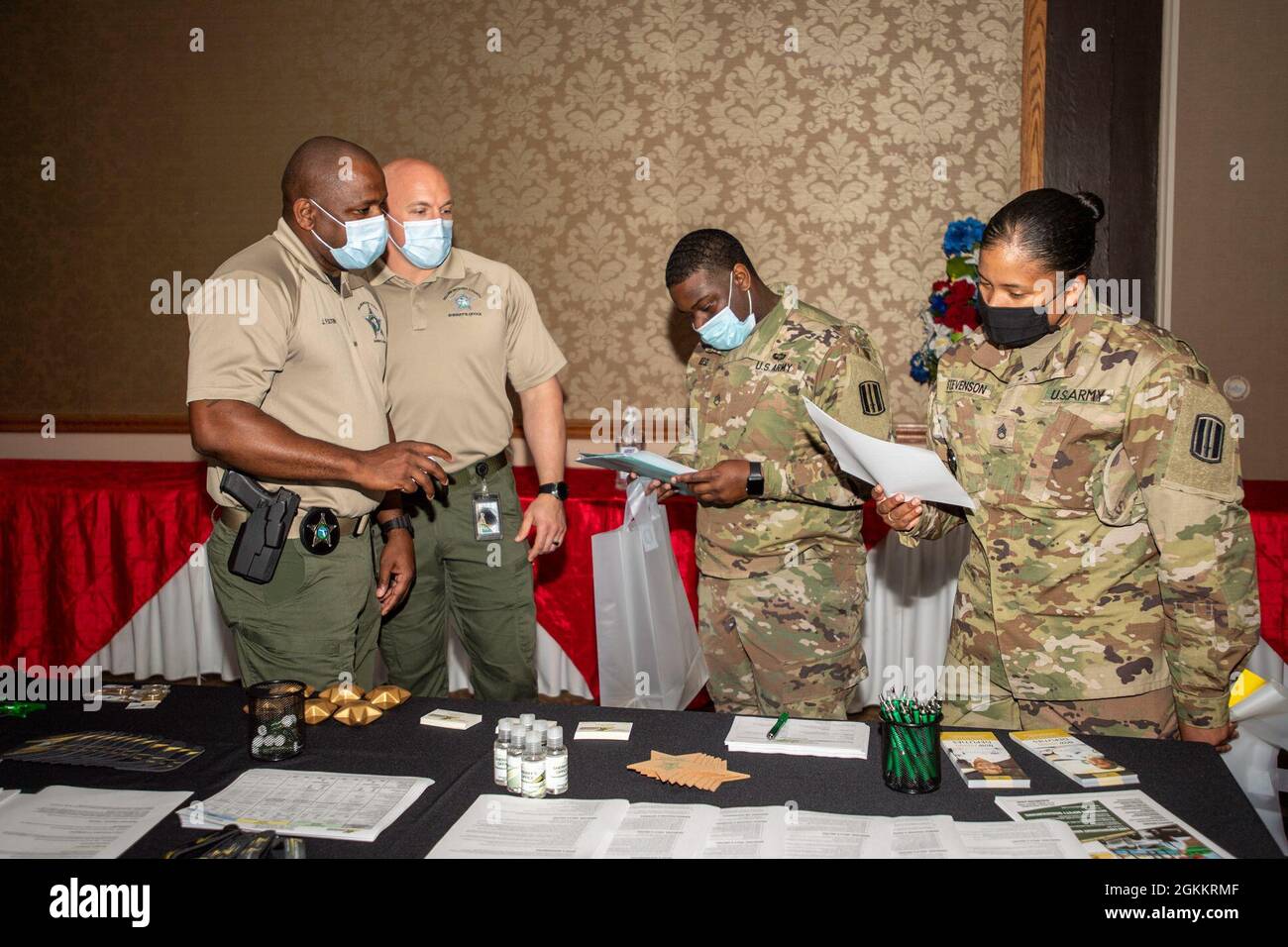 Soldiers Speak With Two Deputies Recruiting For The Hillsborough County