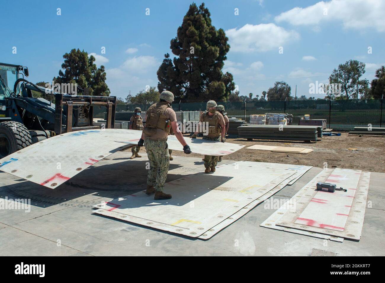 U s navy seabees from naval mobile construction battalion nmcb hi-res ...