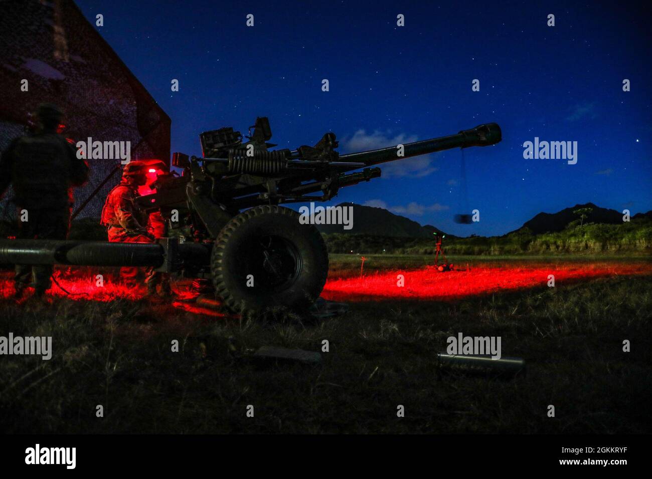 Schofield Barracks, HI — Soldiers from Alpha Battery, 3-7 Field ...