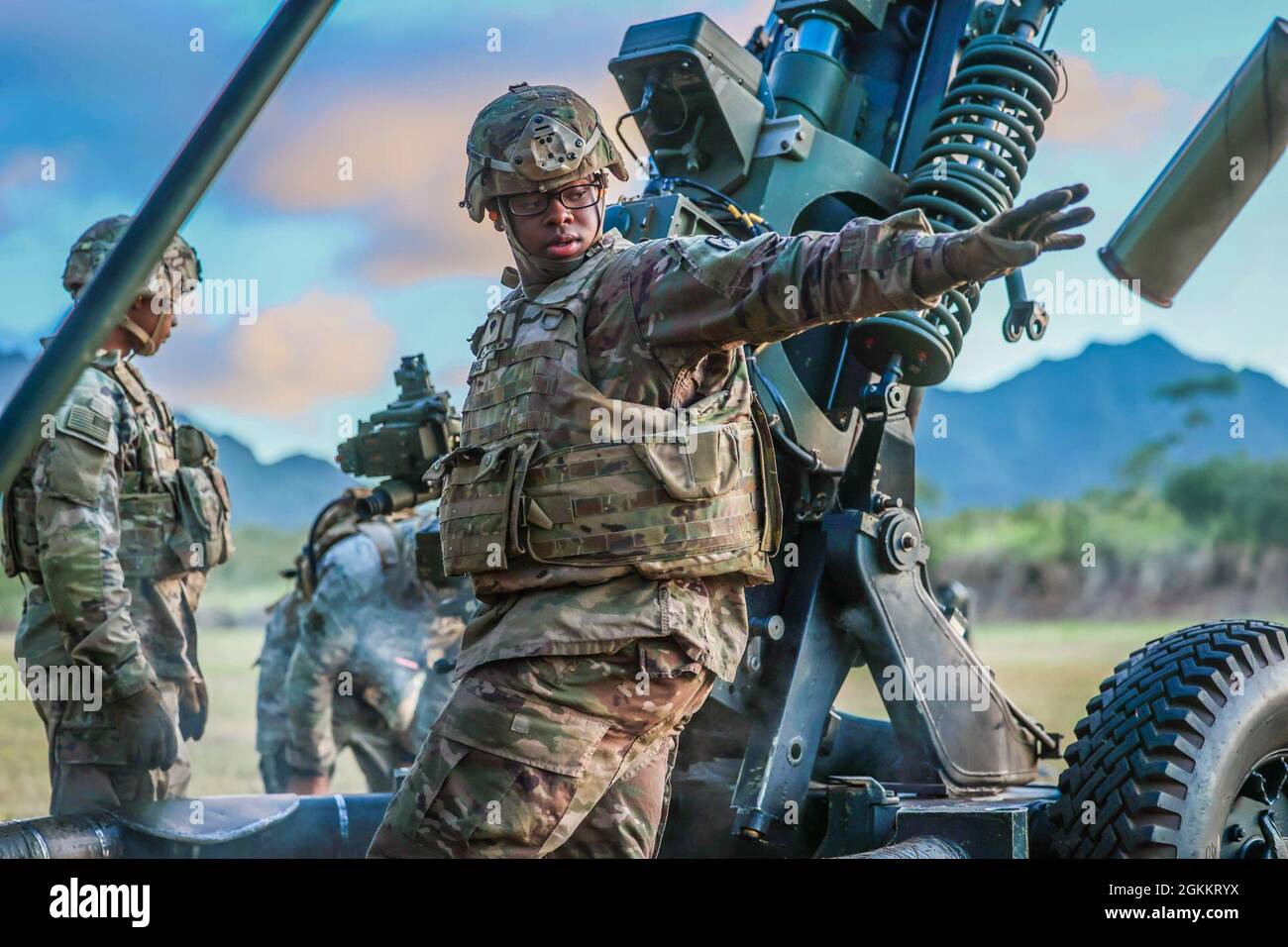 Schofield Barracks, HI — Soldiers from Alpha Battery, 3-7 Field ...