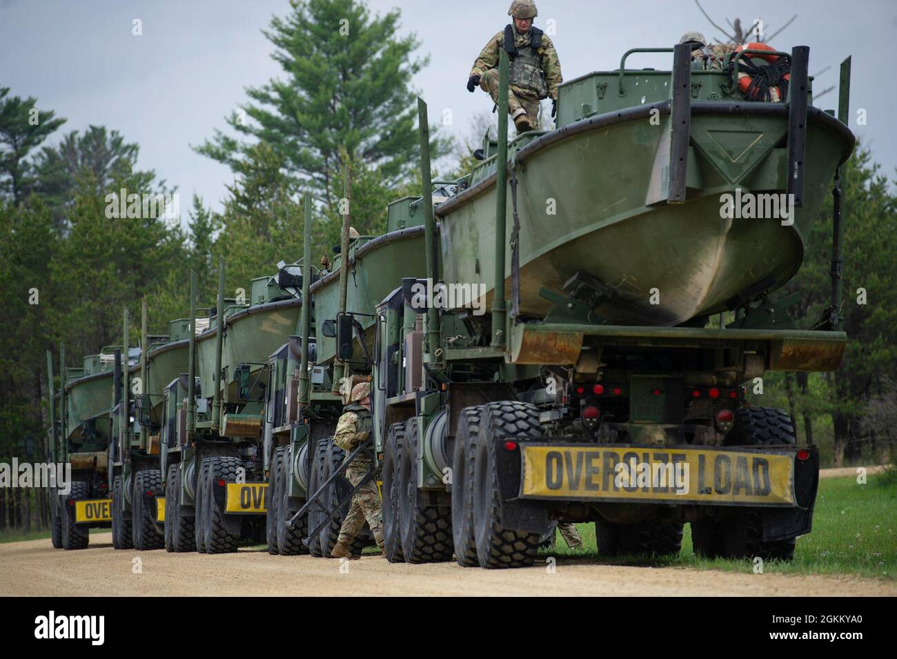 Army Reserve Soldiers from the 652nd Engineer Company (Multi-Role ...