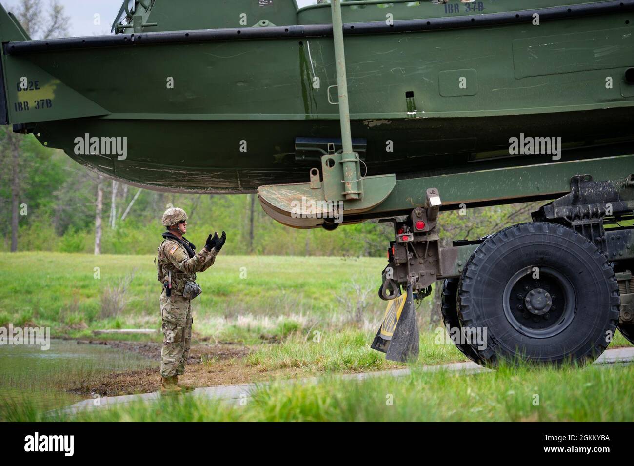 Army Reserve Soldiers from the 652nd Engineer Company (Multi-Role ...