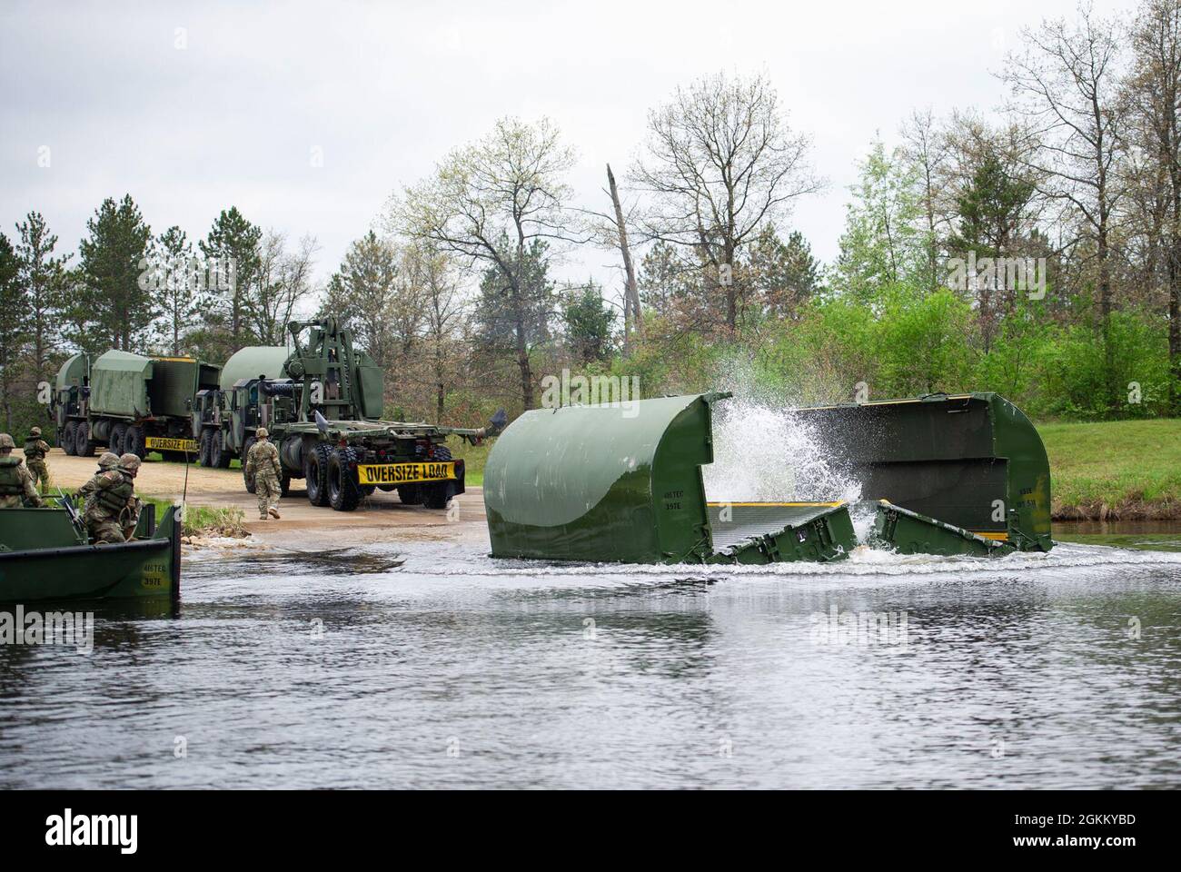 Army Reserve Soldiers from the 652nd Engineer Company (Multi-Role ...