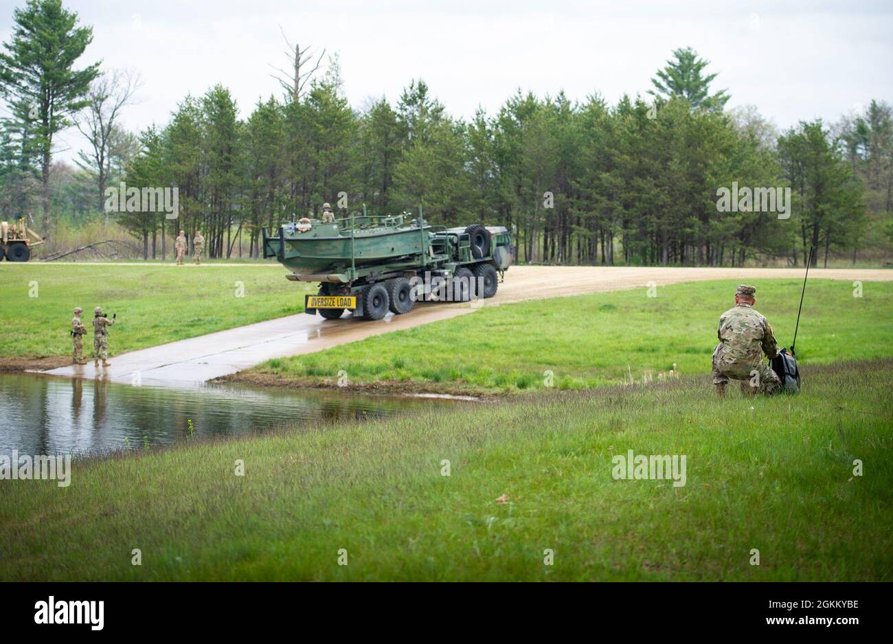 Army Reserve Soldiers from the 652nd Engineer Company (Multi-Role ...