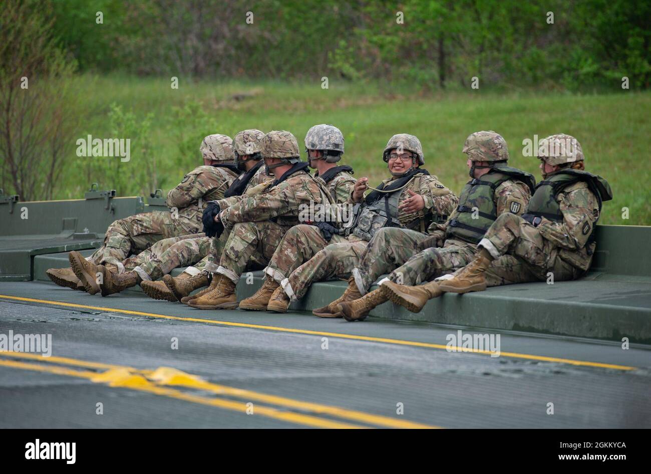 Army Reserve Soldiers from the 652nd Engineer Company (Multi-Role ...