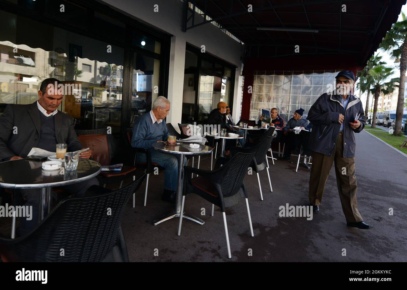 Men in street cafe hi-res stock photography and images - Alamy