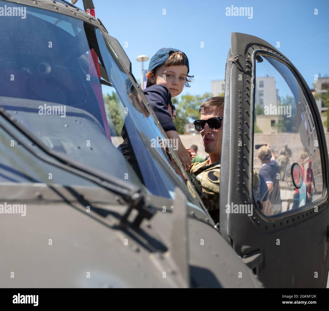 (TIRANA, Albania) --- Sgt. Henry Davis, a crew chief with the 1-131st ...